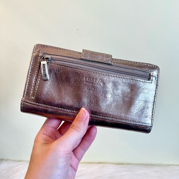 Fossil | Bags | Fossil Vintage Genuine Leather Silver Wallet | Poshmark